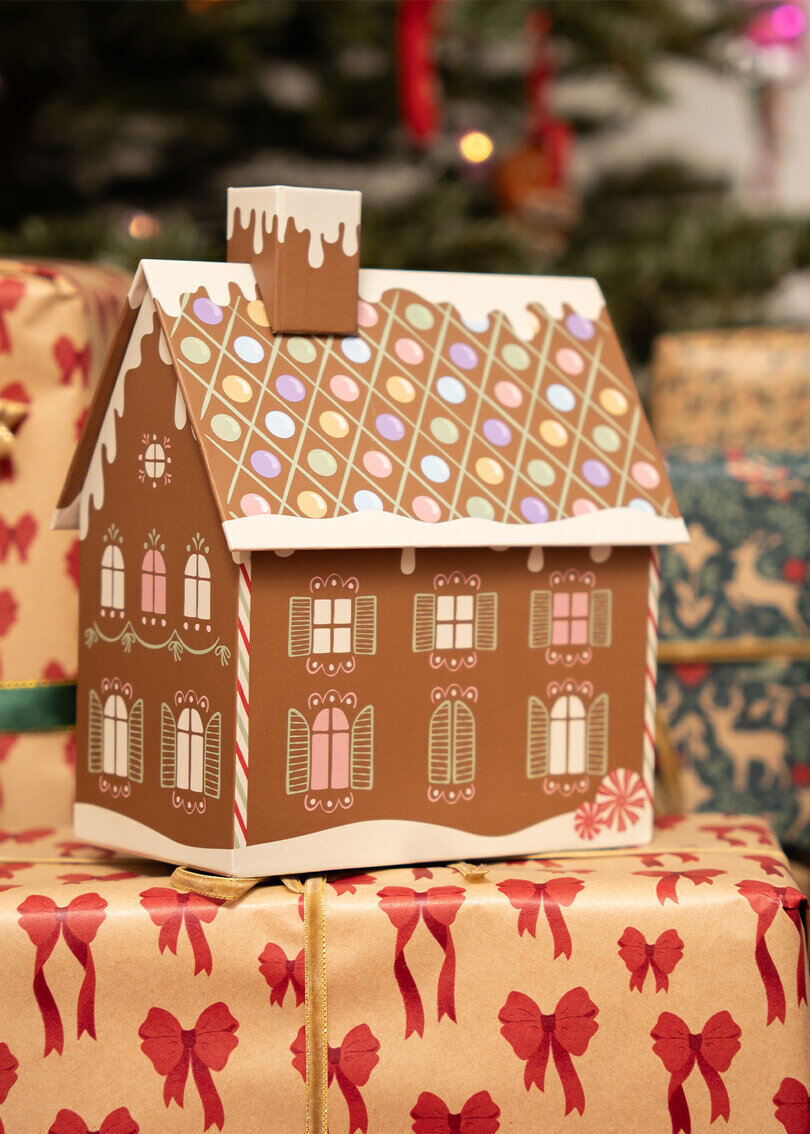 Gingerbread House Gift Box 22cm – Festive Christmas Packaging – Flying ...